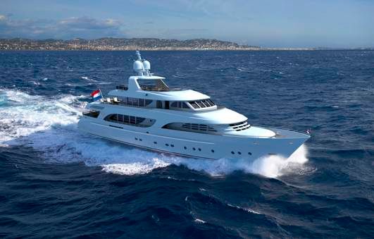 Moonen 124 sold just four weeks after her launch